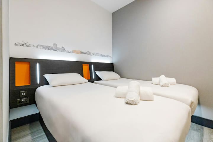 Live Music Fan? Head For The Stables Theatre - Milton Keynes