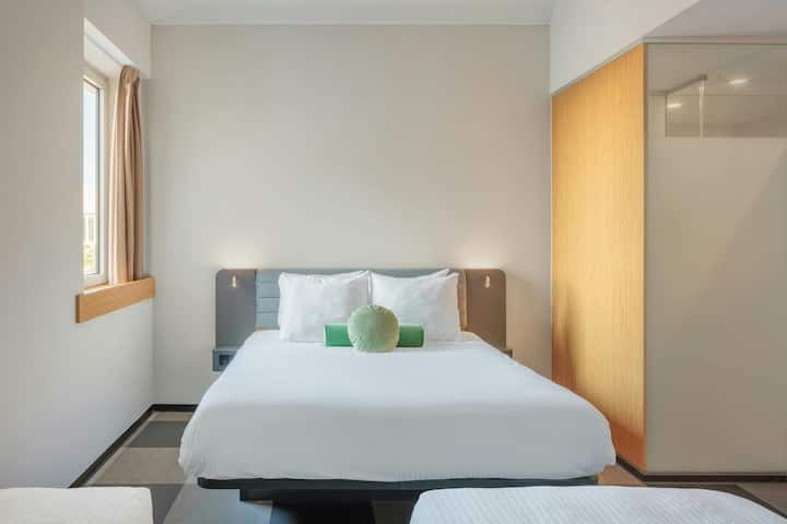 Family Room At Maxhotel Schipol Airport - Hoofddorp