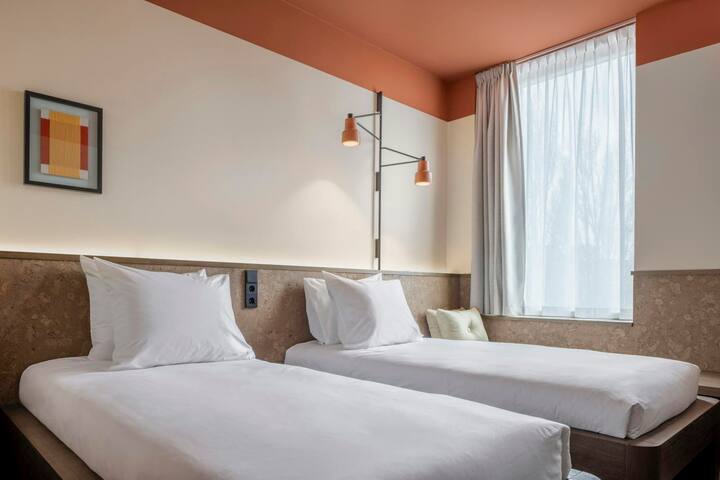 Design Twin Room At The Usual Hotel - Rotterdam