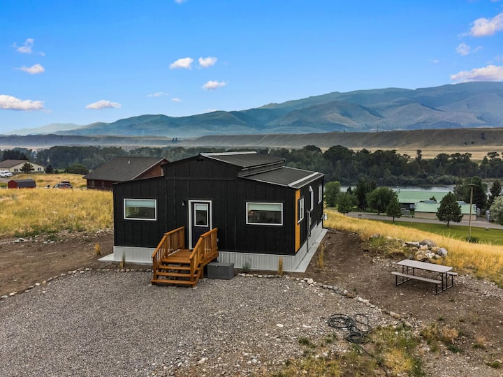 One More Cast Cabin -Wonderful Home With Nice View - Emigrant, MT