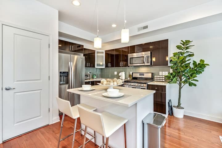 Exquisite Downtown 2br/2b W/roof Deck + Balcony - Camden, NJ