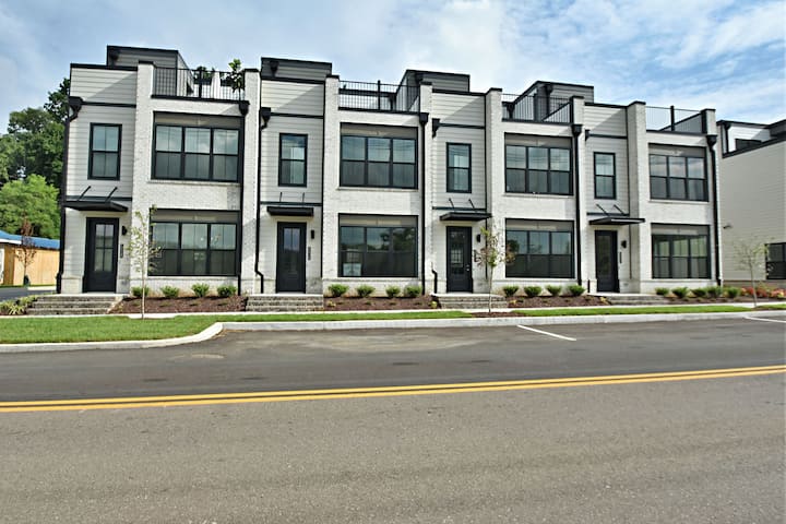 Rooftop W/ River Views - 9 Min Neyland - Knoxville, TN
