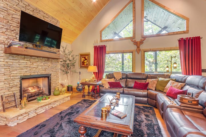 'Next Stop Heaven' Game Room & Multiple Decks - Ellijay, GA