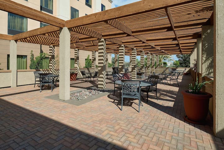 Relaxing Stay,just Off I-35 | 2 Units, Indoor Pool - Waco, TX