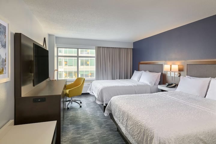 Scenic Stay Near Attractions! Breakfast | 2 Units - Washington, DC