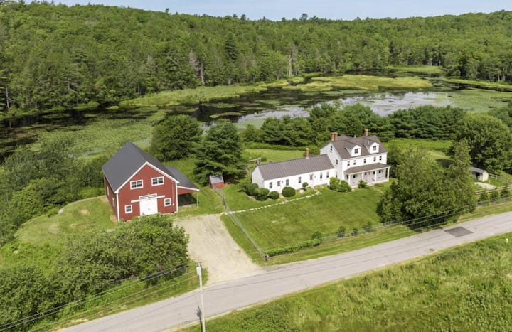 Historic Farmhouse Retreat In Boothbay - Boothbay Harbor, ME