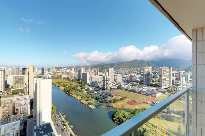 Cozy Studio Oceanview 41st-floor | Balcony - Honolulu, HI