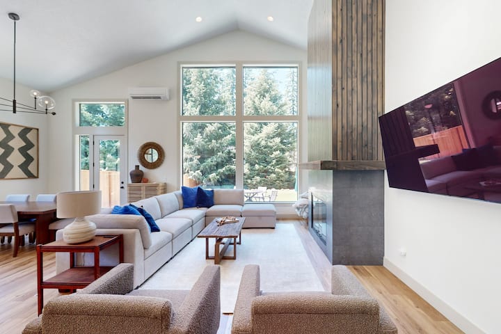 5br Home W/ Nearby Lake, A/c & Private Backyard - 디트로이트