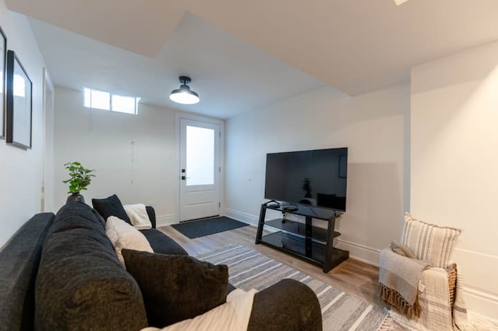 Stylish Central Unit /1-bed-suite/wi-fi/parking - Brampton