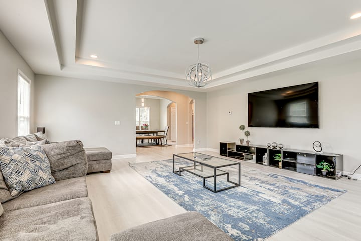 ~ 1/2 Mi To Mercedes-benz Stadium: Atlanta Home - Atlanta, GA