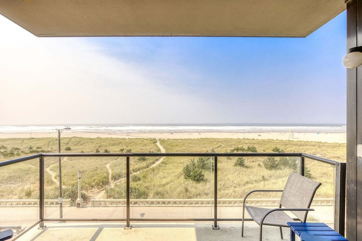 Sand & Sea (306 308) - 2x Luxury Oceanfront Condos - Seaside, OR