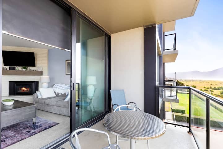 Sand & Sea (306) Sojourn - Oceanfront Luxury - Seaside, OR