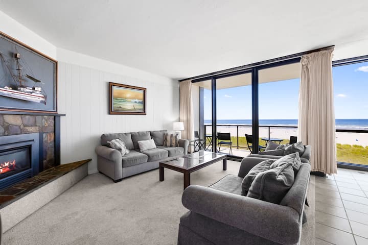 Sand & Sea (400) Sailors Retreat - Private Balcony - Seaside, OR