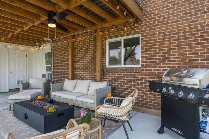 Firepit Patio Retreat | Mtn Views + Near Dt Denver - Wheat Ridge, CO