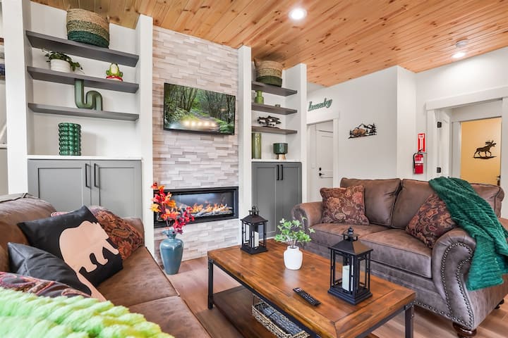 3 King Bedrooms, Hot Tub, Arcades, Firepit - McCall, ID