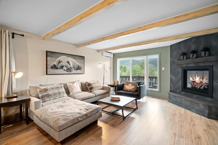 Cozy Condo Overlooking Mont Tremblant And The Lake - Mont-Tremblant