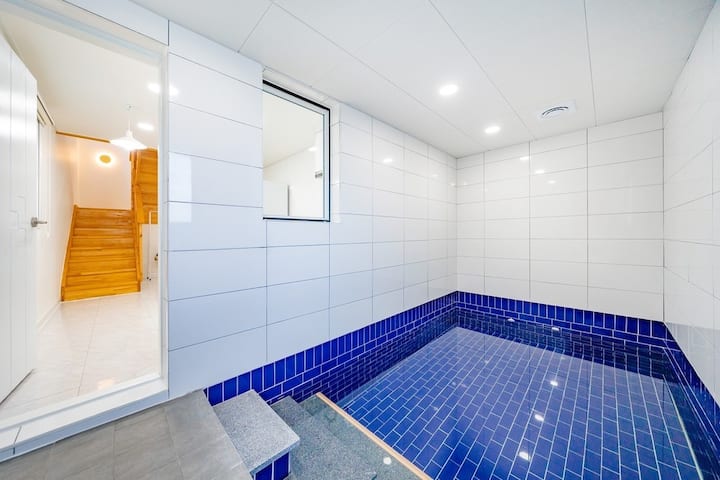 #반려동반 #수영장 #대진해변 #구룡포항 독채풀빌라 2호애견동반가능 - Gyeongju-si