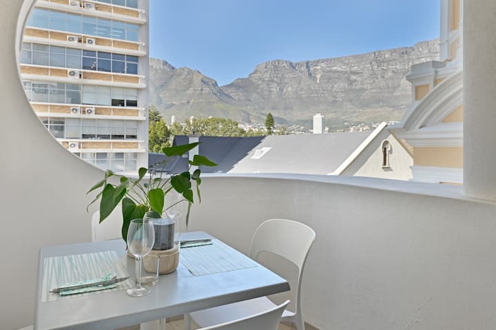 Upper City Central Balcony And Parking - Città del Capo