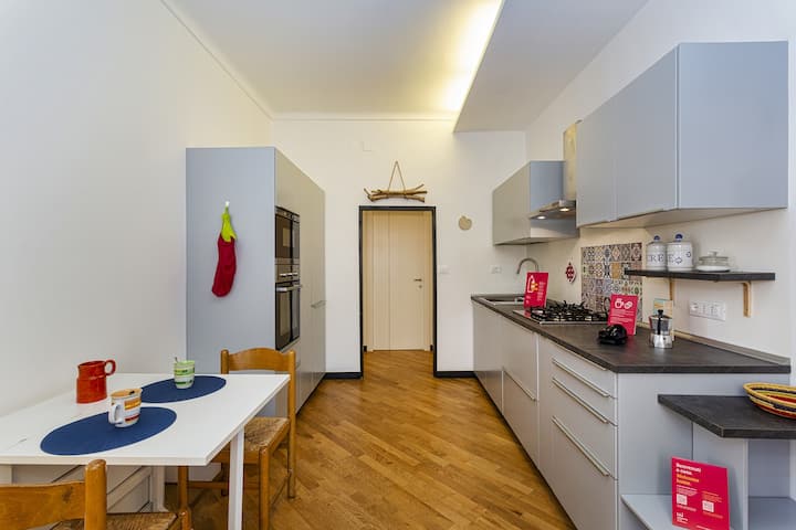 Wonderful Italy | Colour And Comfort In The Centre - Génova