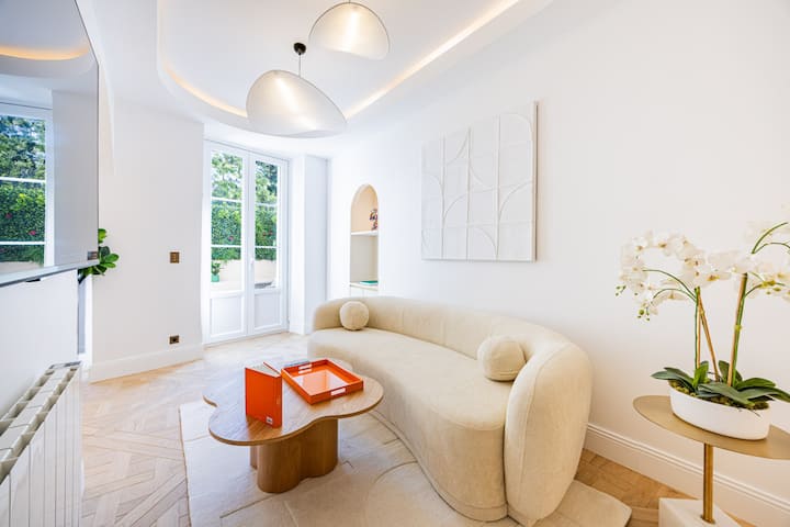 Townhouse Sacrée Cœur Place Du Tertre Montmartre - Sacré-Cœur de Paris