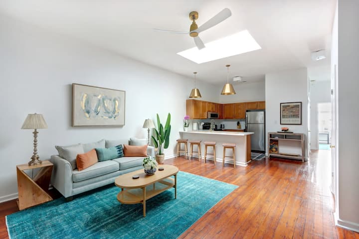 State Street Suite, Historic District | Central - Savannah, GA