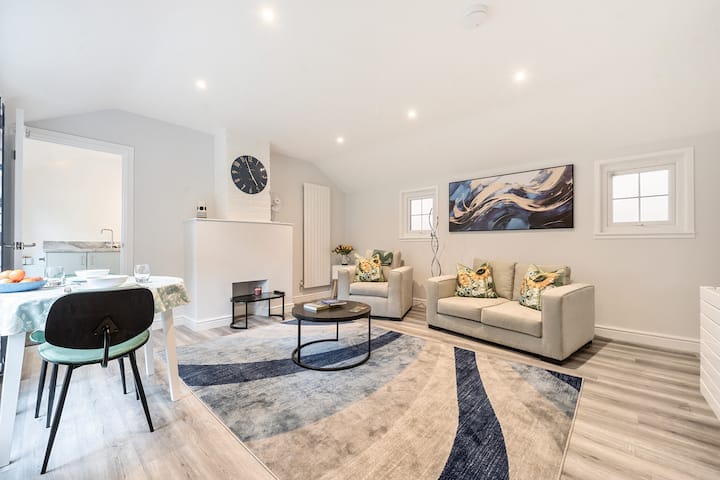 Wokingham - 1 Bedroom Cottage - Parking - Bracknell