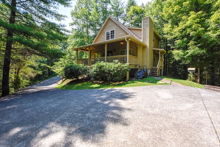 Cozy Mountain Cabin For Six - Townsend, TN