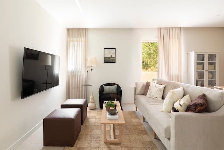 The J - *New* Luxury Two Bedroom By Localz - Jeruzalem