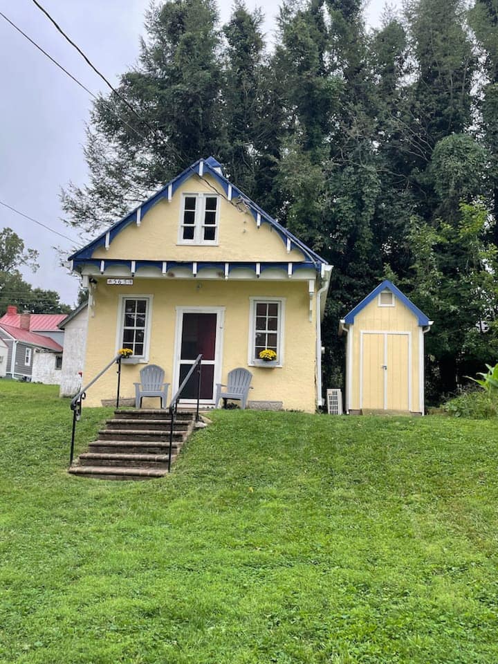 Town Square Cottage | Walk To All Of Downtown Hf - Harpers Ferry, WV
