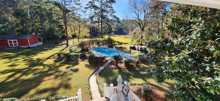 Walkabout 9 Parklike Acres | Gatherings | Weddings - Tallahassee, FL