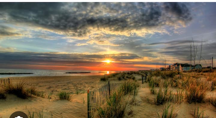 Sandy Toes Cottage - Norfolk, VA
