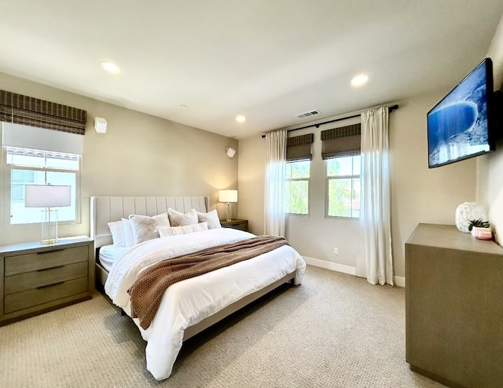 2bed 2bath Luxury Townhome- Irvine Portola Springs - Irvine, CA