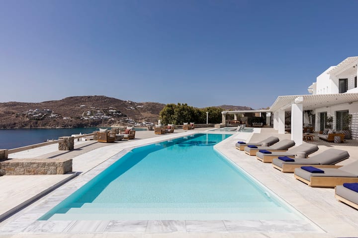 Relaxing 17br Villa With Deluxe Pool Loungers - Grèce