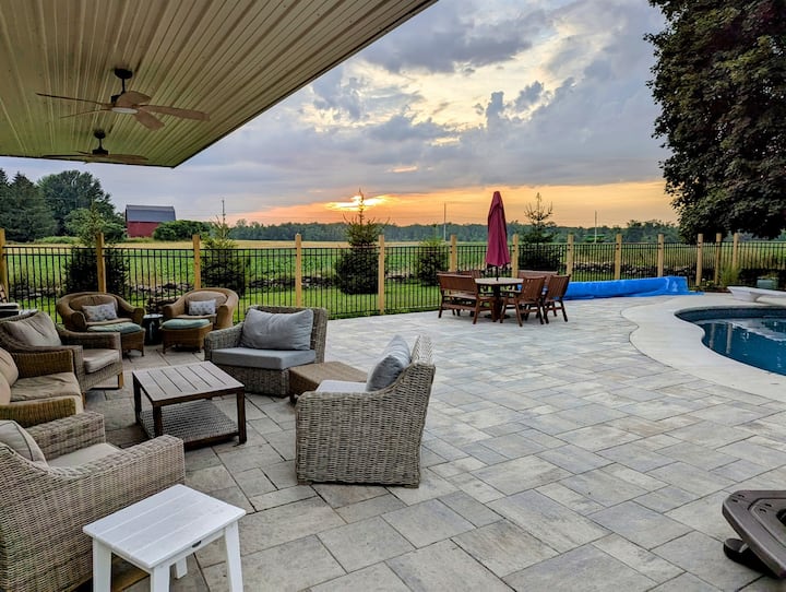Modern Farmhouse, Pool House, Pool, Pickleball - 安大略