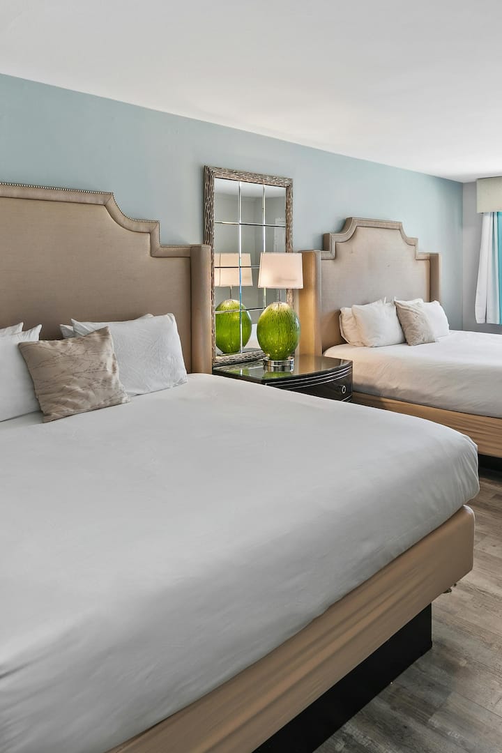 Steps From Crystal Cove State Park - Laguna Beach, CA