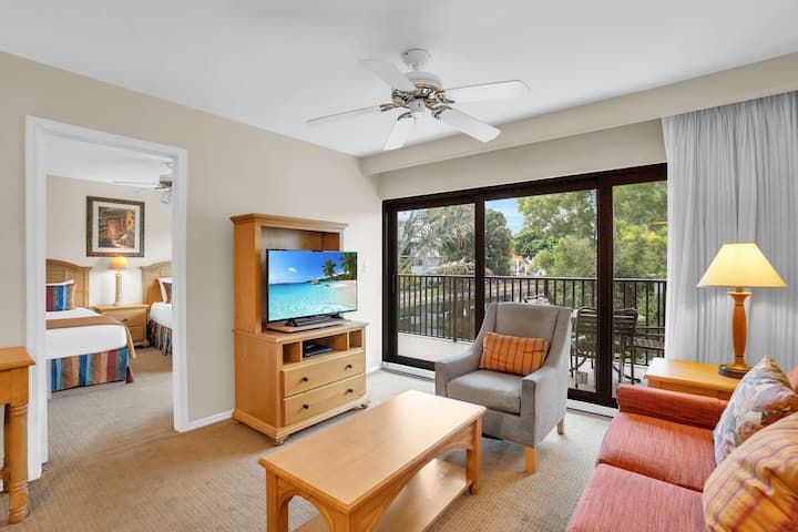 End Unit With Resort Views From Lanai - Naples