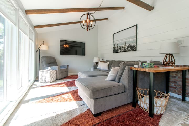 North Shore Gateway Cabin, Heirloom Vacations - Two Harbors, MN