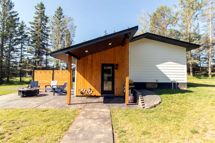Modern North Shore Gateway Cabin - Two Harbors, MN