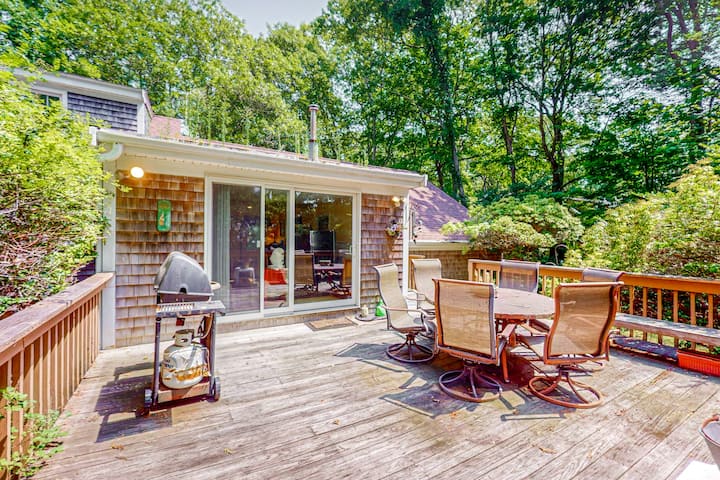 4br Near The Beach With Deck, Ac, W/d, & Games - Falmouth, MA