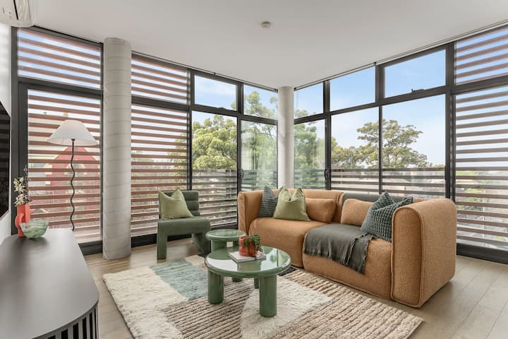 Newtown - One Bedroom Apartment In King St - Rosebery