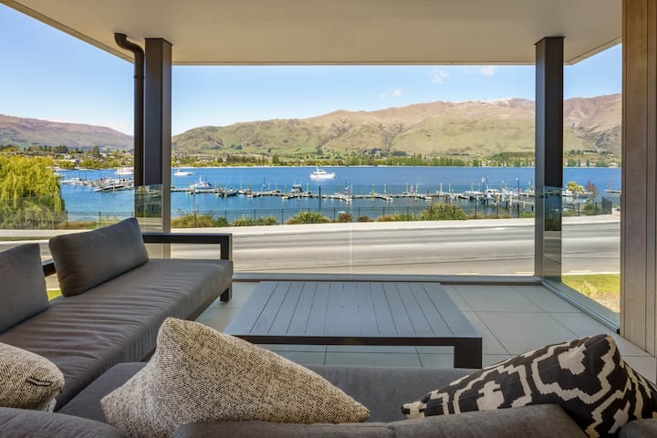 Marina Terrace Apartments - Luxury 3 Bed / 2 Bath - Wanaka