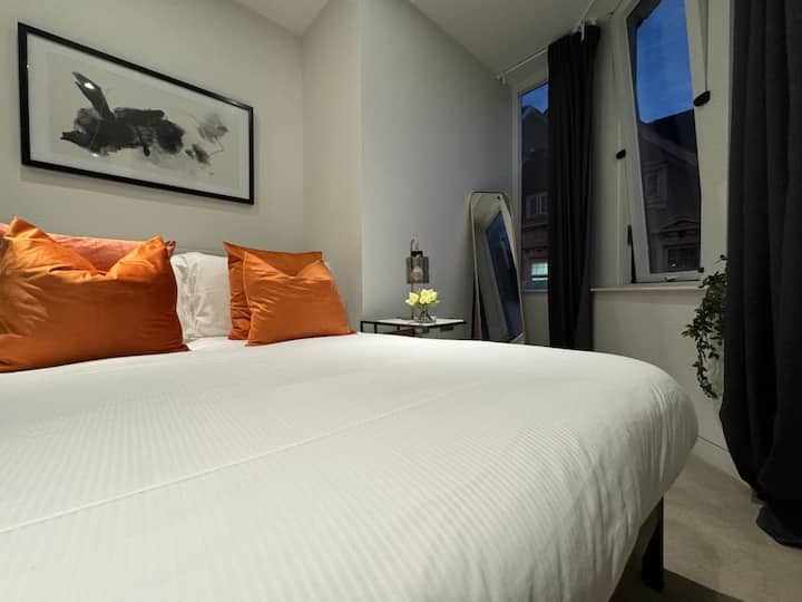 Stunning Reading Centre Apt - 1br, 1 Ba - Reading