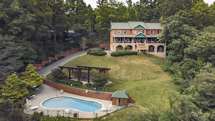 Private Pool Hottub Pooltbl 4 King, 1 Queen - Gatlinburg