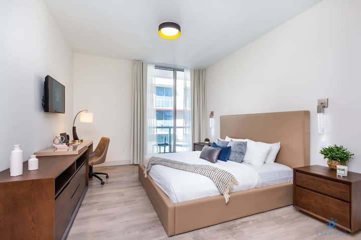 Beautiful Studio With Pool, Gym And Balcony - Hollywood, FL