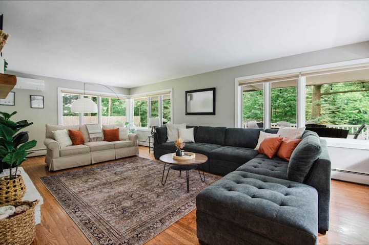 Chic Golf Course Escape | Mins To Dwntwn + Hottub! - Petoskey State Park, MI