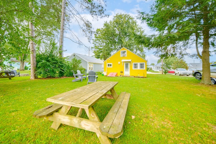 Steps To Lake + Public Boat Ramp: Edinboro Cottage - Edinboro, PA