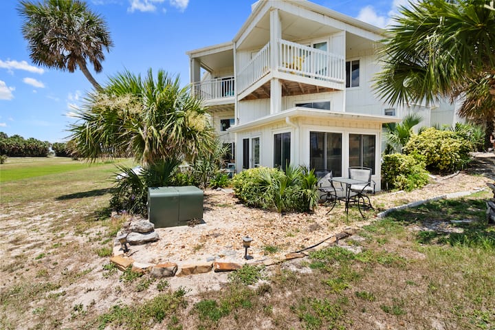 Coral Cove - Walking Distance To Beach! - Flagler Beach, FL