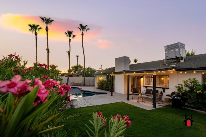 Lush Garden Getaway W/ Private Pool & Hot Tub - Paradise Valley, AZ