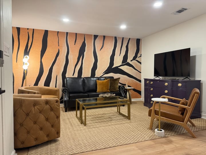 Geaux Getaway King Suites- Tiger Stadium - Baton Rouge, LA