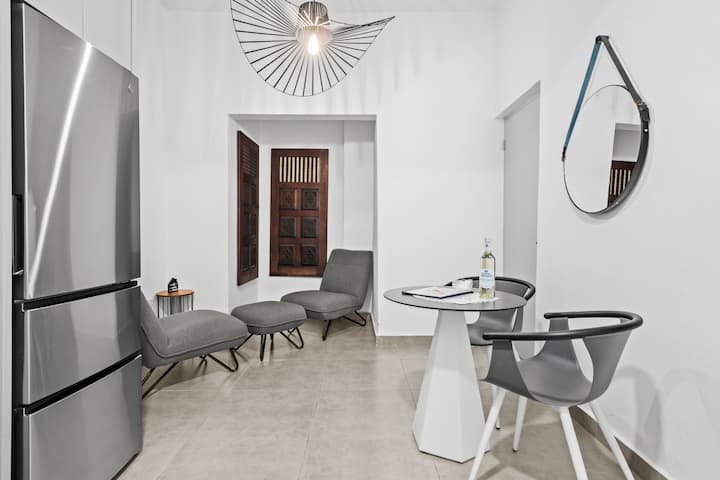 Artistic One-bedroom Garden Apartment In Sj/mm9 - San Juan